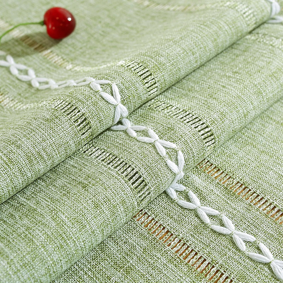 Laolitou Rustic Table Runner with Tassels, Cotton Linen Table Decoration for Christmas Holiday Party, Farmhouse Table Runners, Wedding and Dining Decorations, 72 Inches, Sage Green