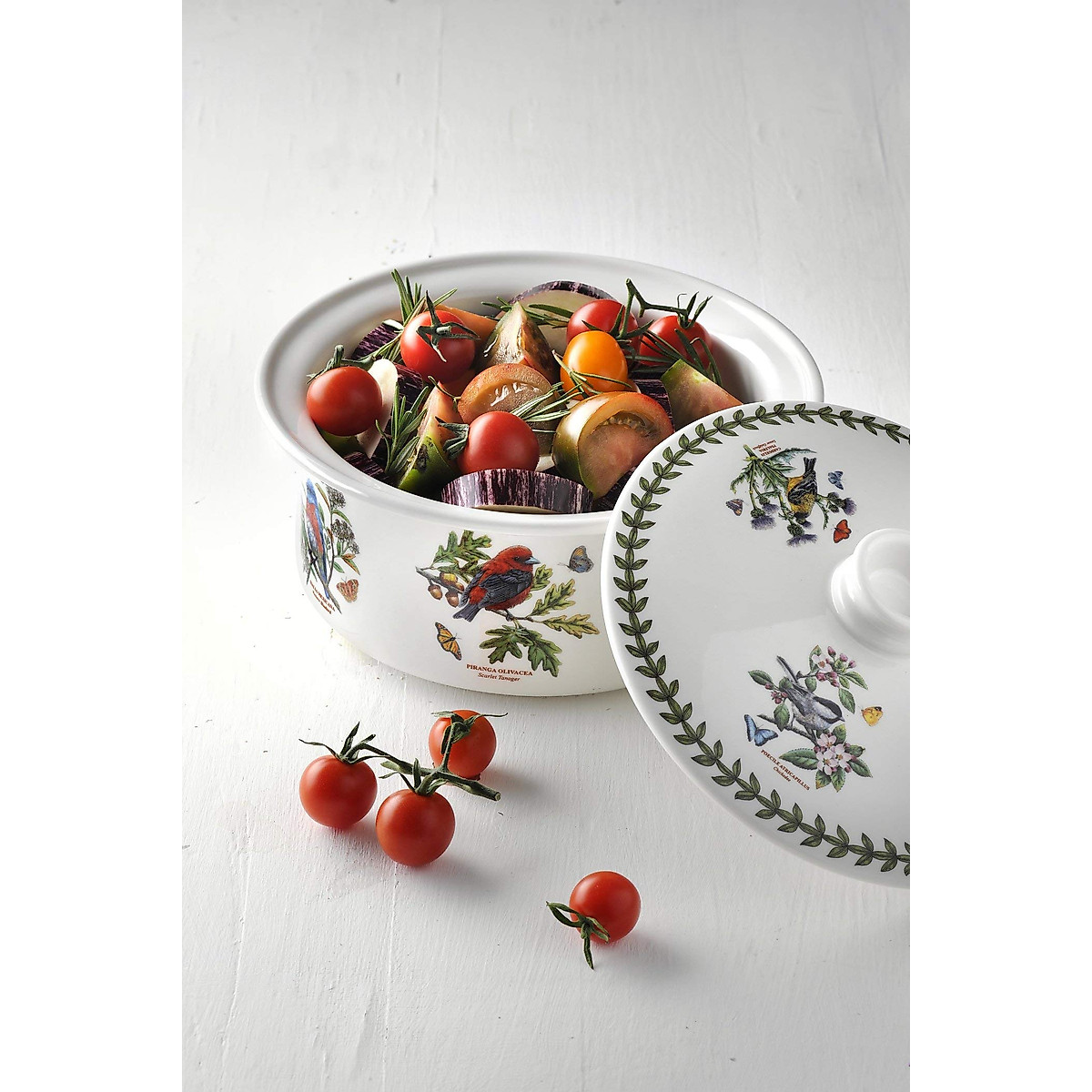 Portmeirion Botanic Garden Covered Casserole | 3 Pint Casserole Dish with Sweet Pea Motif | Made from Porcelain | Oven, Dishwasher, and Microwave Safe