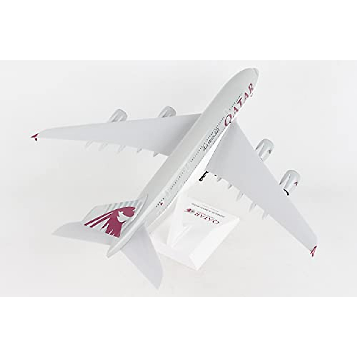 Daron SkyMarks Qatar A380 1/200 w/Gear (SKR1062)