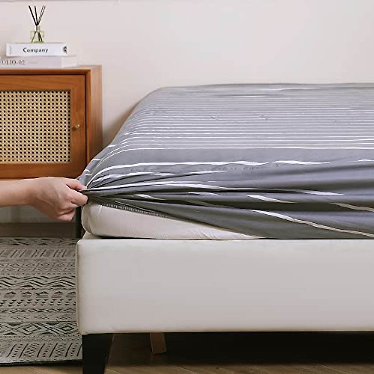 Vaulia Soft Microfiber Bed Sheet, with Deep Pocket and All Around Elastic, Wrinkle Resistant, Grey Stripes Pattern, Full Size 4-Piece Set (1 Fitted Sheet 1 Flat Sheet 2 Pillowcase)