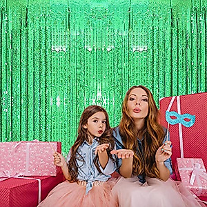 2 Pack 3.2ft x 8.2ft Green Foil Fringe Curtain, Metallic Tinsel Foil Fringe Rain Curtain Streamers Photo Backdrop for St Patricks Day Decorations Birthday Christmas Jungle Safari Tropical Party Decor