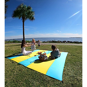 AQUATUS Premium XXL Beach Blanket Sandproof Water Resistant Quick Dry Mat 10ft by 9ft for 1-8 Adults with 4 Metal Stakes, 4 Corner Pockets, Secure Clip and Strap, and Attached Bag
