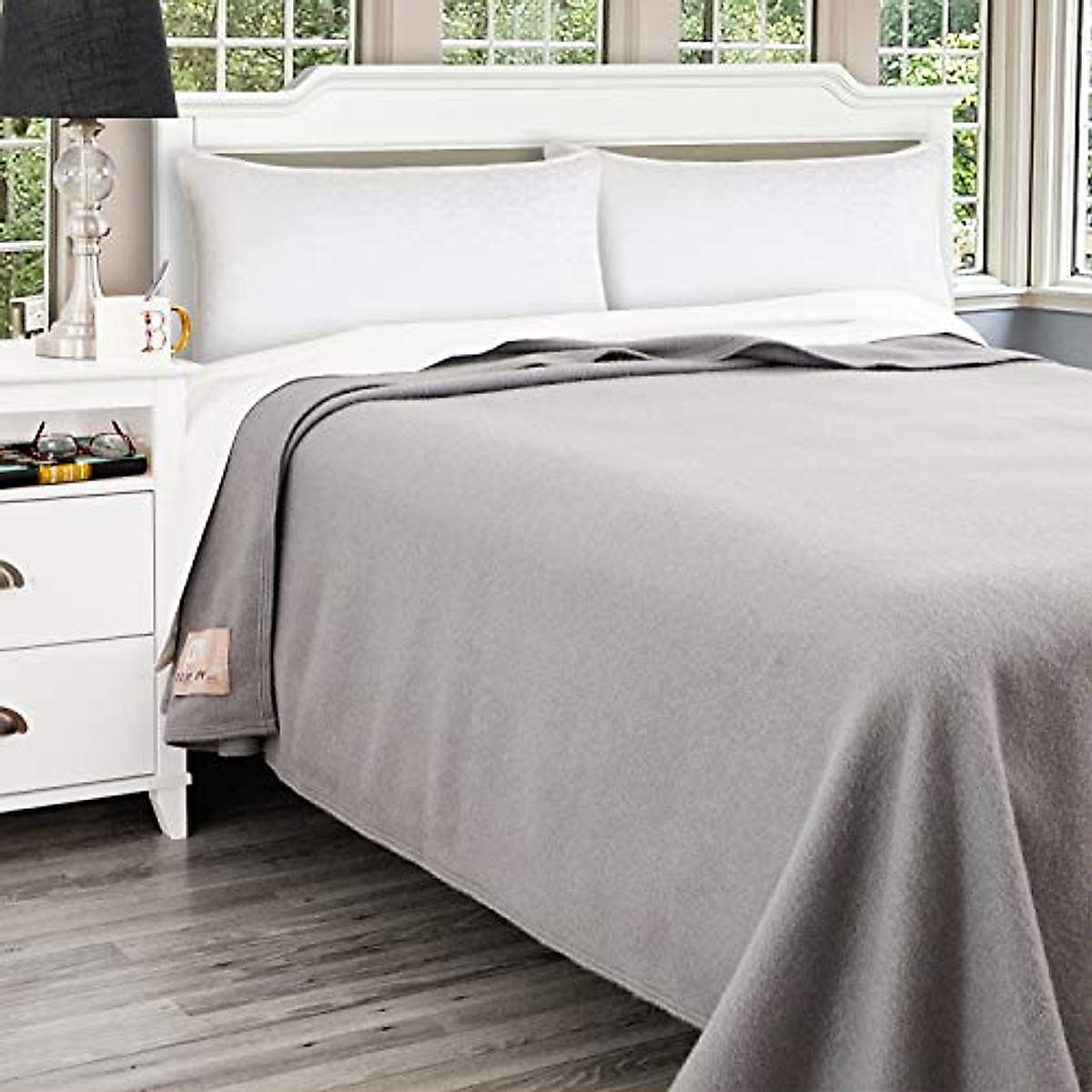 Poyet Motte Antibes 350GSM 100-Percent Wool Medium Weight Oversized Blanket, Machine Washable (Grey, King Size)