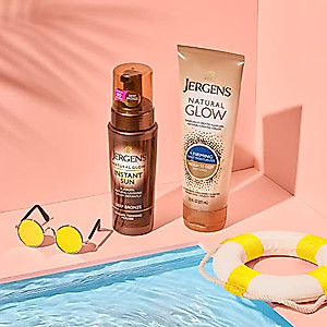 Jergens Natural Glow Self Tanner Lotion, Daily Sunless Fake Tanning, Medium to Deep Skin Tone, Daily Moisturizer, featuring Antioxidants and Vitamin E, 7.5 oz