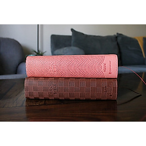 NIrV, Giant Print Compact Bible, Leathersoft, Brown, Comfort Print