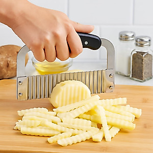 HIC Wavy Crinkle Cutting Tool Serrator Salad Chopping Knife and Vegetable French Fry Slicer, Steel Blade, 7.25-Inches x 5-Inches
