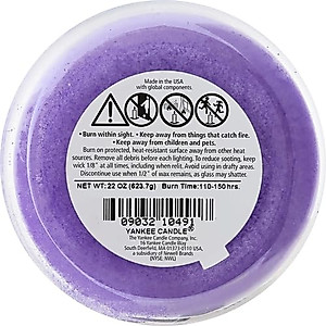 Yankee Candle Company Lilac Blossoms Scented, 22oz Single Wick Candle, Over 110 Hours of Burn Time, Perfect for Gifting, Gatherings and Seasonal Decorations, Classic Large Jar, Violet