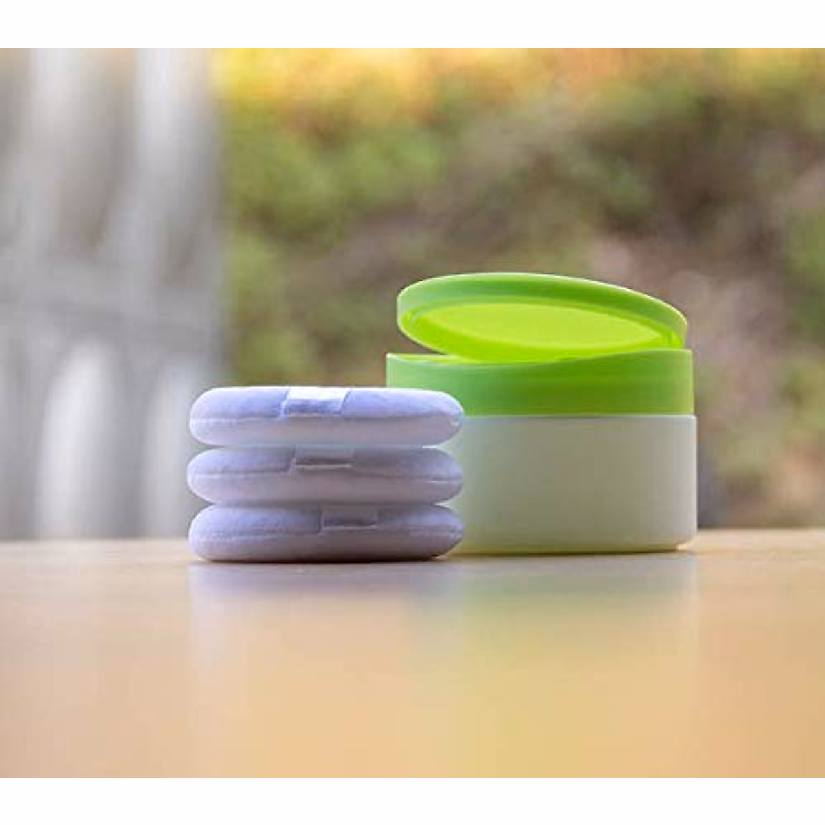Baby Powder Puff Box Body After-Bath Powder Case Cosmetic Talcum Powder Container Dispenser wtih Powder Puff and Sifter(Green)