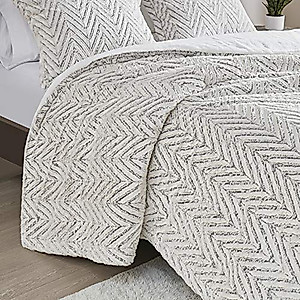 Madison Park Adelyn Ultra Soft Plush Faux Fur Chevron 3 Pieces Bedding Sets Bedroom Comforters, King/Cal King, Ivory