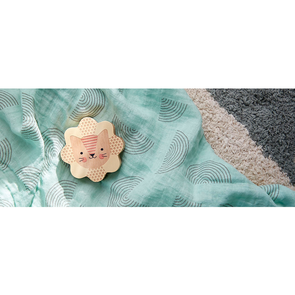 Petit Collage Friends Lion Rattle