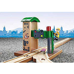 Brio World 33674 - Signal Station - 2 Piece Wooden Toy Train Accessory for Kids Age 3 and Up