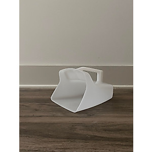 Rubbermaid Commercial Products FG288500WHT Food Service Scoop, 64-Ounce, White, for Ice and Ingredient Use, Restaurant Kitchen