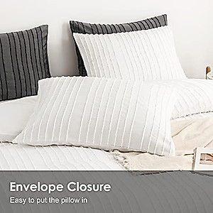 WARMDERN White Boho Duvet Cover Set Queen Size, Striped Textured Tufted Bedding Set, 3 Pcs Ultra Soft Washed Microfiber with Zipper Closure (Queen, White)