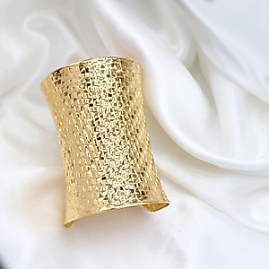 FUAHXYES 18K Gold Plating Wide Textured Cover Bangle Bracelets Exaggerated Chunky Wrist Cuff Wrap Punk Statement Opening Bracelets Fashion Jewelry Bracelet for Women