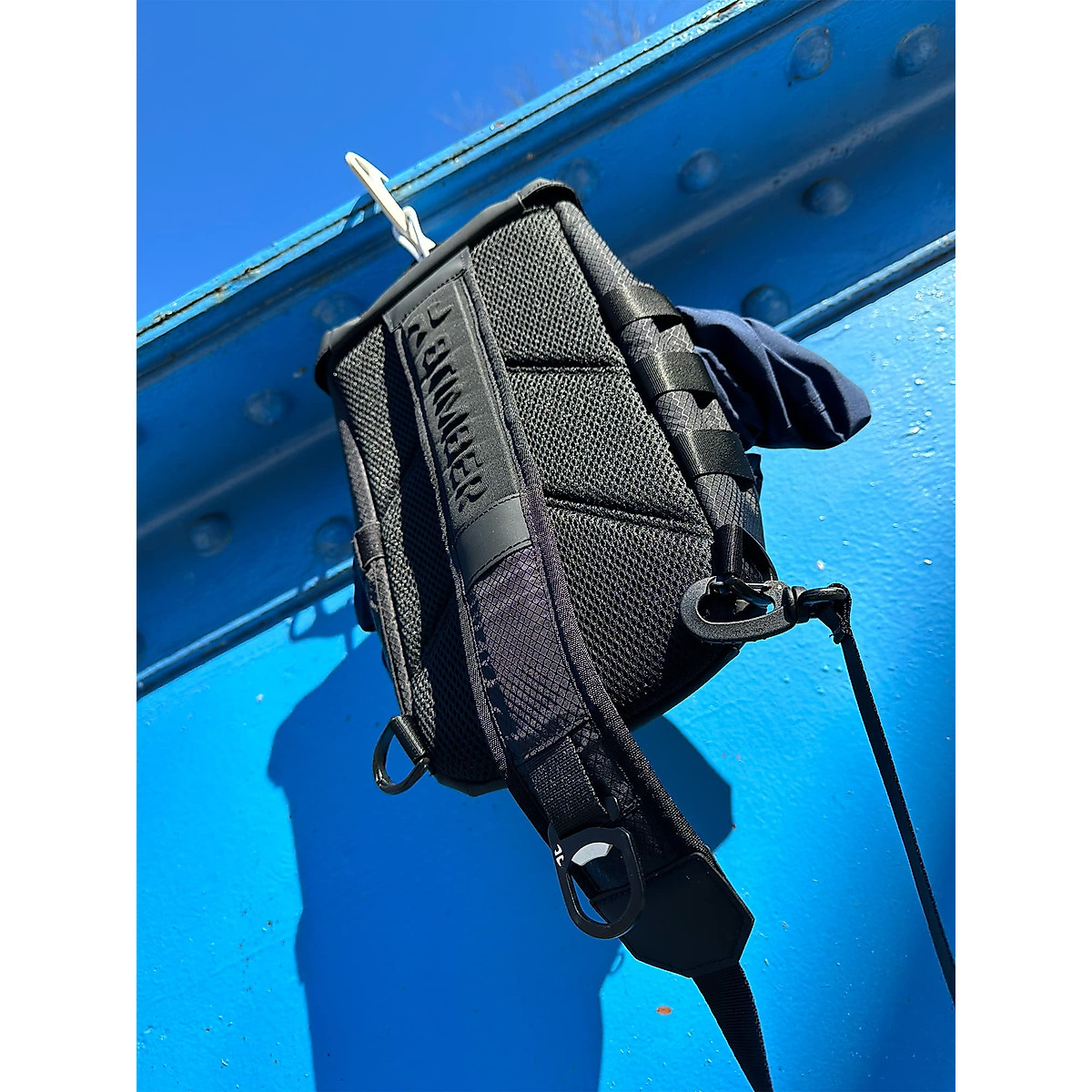 8TIMBER Sling Bag — Advanced 6-liter shoulder sling featuring Fidlock technology