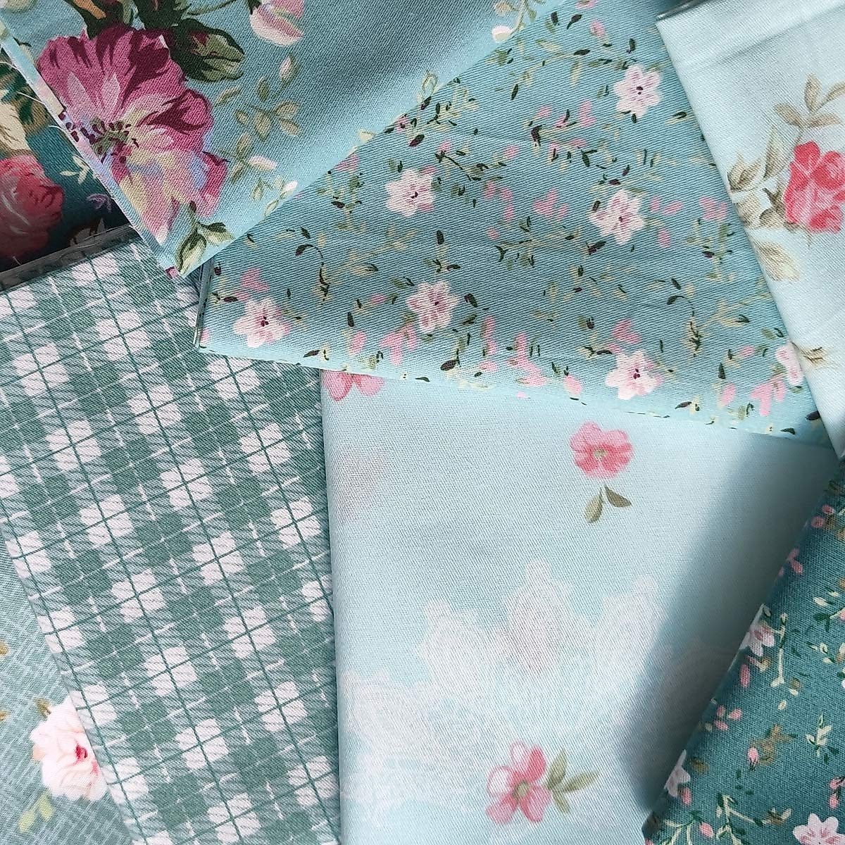 Misscrafts 8pcs Cotton Craft Fabric Bundle 18" x 22" Pre-Cut Quilt Squares Fat Quarters Quilting Fabric for Sewing Crafting Patchwork DIY Scrapbooking Green Rose
