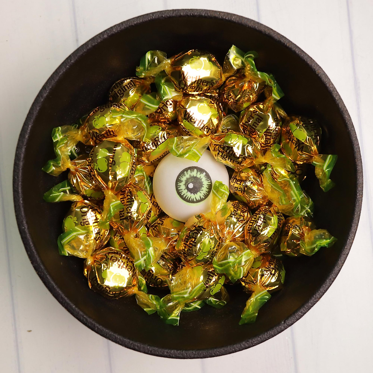 Needzo Eyeball Ping Pong Balls, Halloween Party Supplies, Red and Green Pupils, 6 per Bag