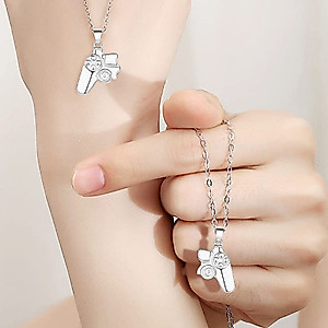 FUTIMELY Magnetic Game Controller Necklace for Couples,Matching Game Necklace forHim and Her Lovers BFF Necklace Best Friend Necklace,Friendship Necklace (Black+Silver)