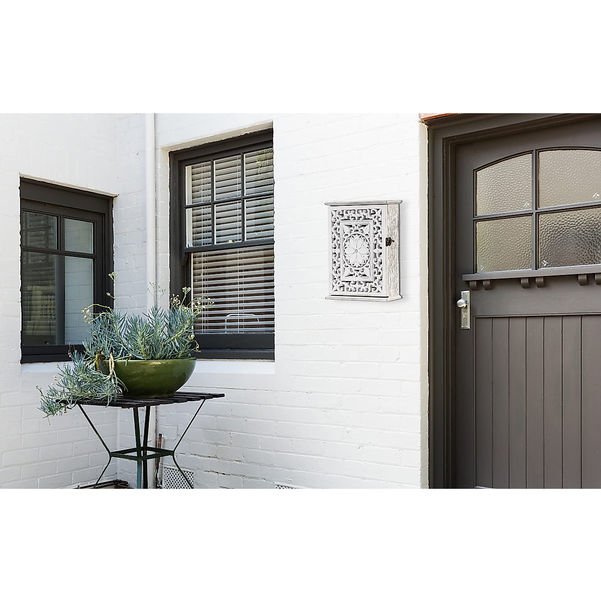 AHUONEL Wooden Key Holder for Wall, Key Box Key Cabinet, Key Hooks Wall Mounted Key Hangers Rustic Decorative Key Rack with 6 Key Hooks for Home Office Entryway Hallway Bedroom Living Room