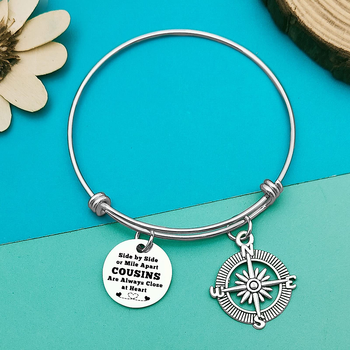 Cousins Gifts Cousin Expandable Bracelet Cousin Jewelry for Women Cousins Bracelet Gifts Cousin Bangle Birthday Gift for Cousin Friend Female Appreciation Gift for Cousin Sister Christmas Wedding Gift