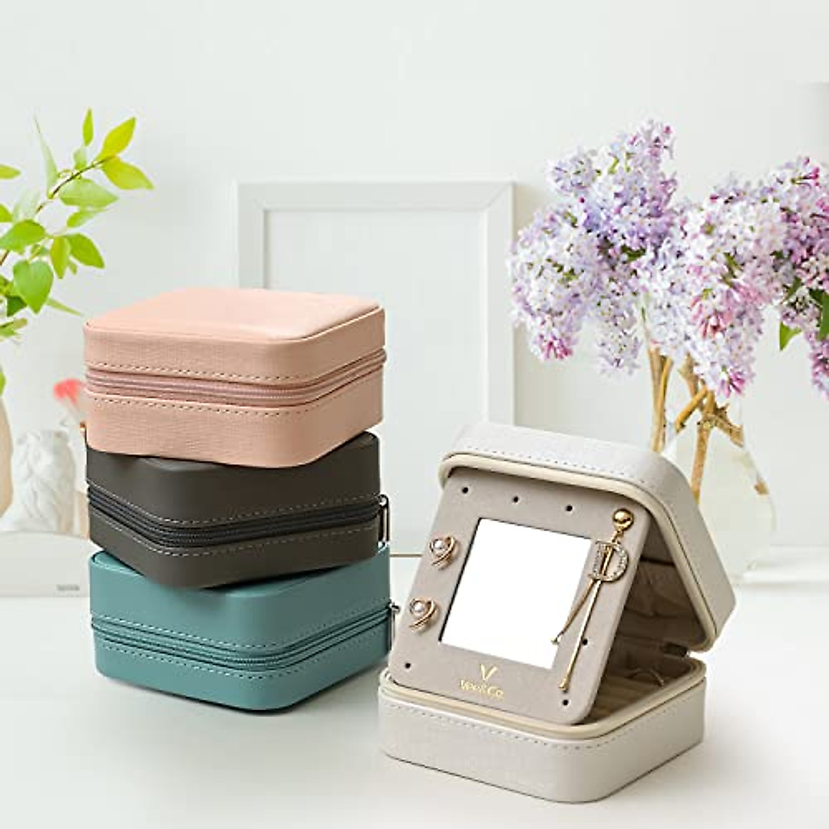 Vee Small Travel Jewelry Case, Mini Jewelry Organizer with Mirror Portable Display Storage Jewelry Box for Earrings, Rings, Necklaces, Bracelet, Best Gift for Women Girls (Blue)