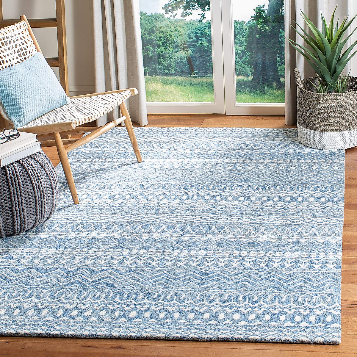SAFAVIEH Micro-Loop Collection Area Rug - 9' x 12', Blue & Ivory, Handmade Moroccan Boho Tribal Wool, Ideal for High Traffic Areas in Living Room, Bedroom (MLP502M)