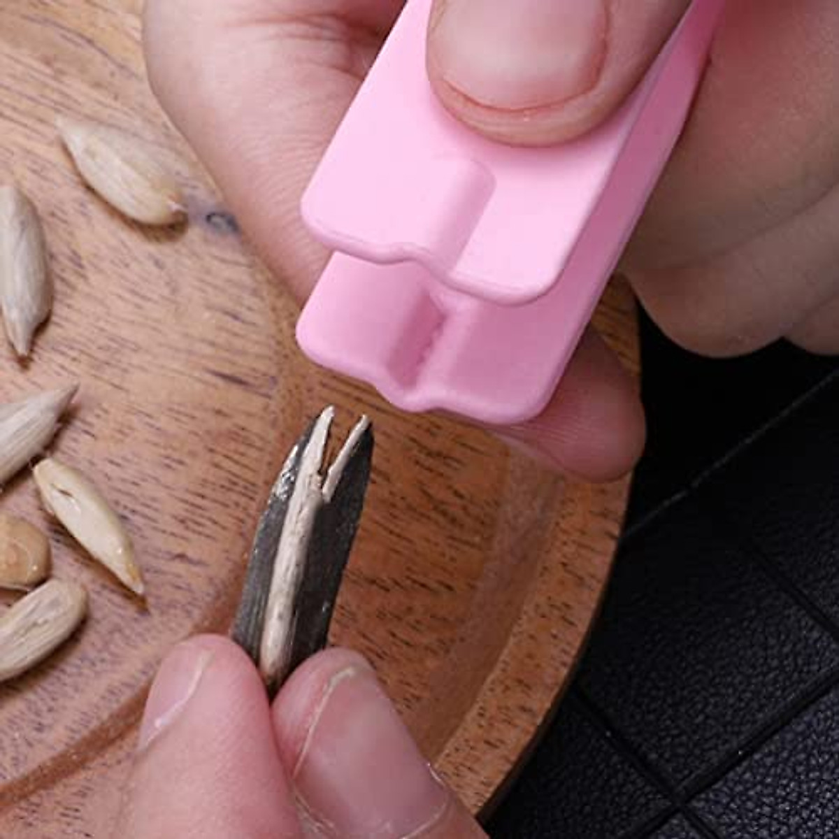 Melon Opener 20Pcs crab crackers and tools Artifact Melon Sunflower Peeler Watermelon Shell Plier Nut Openers for Kitchen Tool Pink nut cracking tools Blue nut Nut Sheller
