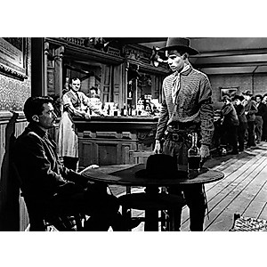 The Gunfighter Gregory Peck Karl Malden Skip Homeier 1950 Tm & Copyright (C) 20Th Century Fox Film Corp All Rights Reserved Photo Print (28 x 22)