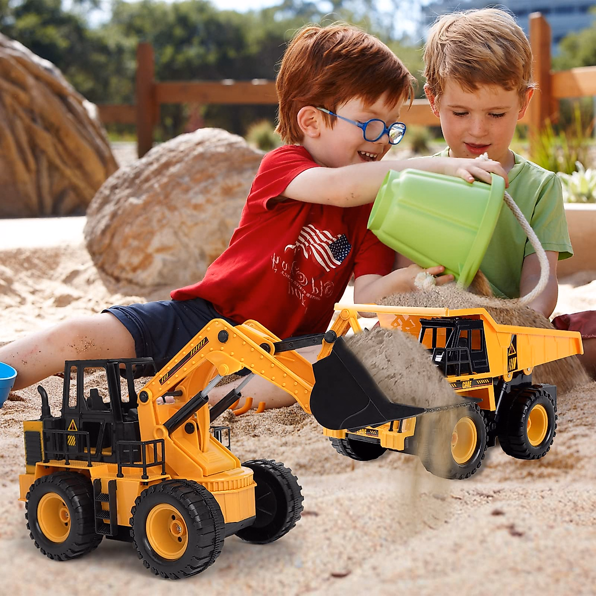 HYG Toys Remote Control Bulldozer, 1/24 Scale Front Loader Construction Vehicles Tractor for Boys，Construction Vehicles 9 Channel Tractor Excavator Toy