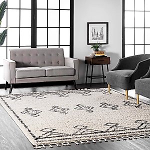 nuLOOM Mackie Moroccan Tasseled Shag Area Rug, 4' x 6', Off-white