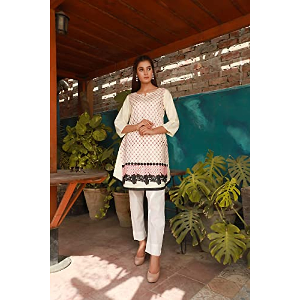 IshDeena Indian Kurtis for Women Chikankari Kurta Tunic Tops Indian Pakistani Style Embroidered Cotton Womens Summer Shirts (Small, White)