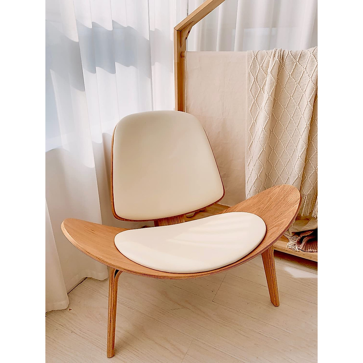 ZEFISON Hans Wegner Style Three- Legged Shell Chair Ash Plywood White Faux Leather Accent Chair Living Room Furniture Mid-Century Modern Shell Chair (Wood Color-White)