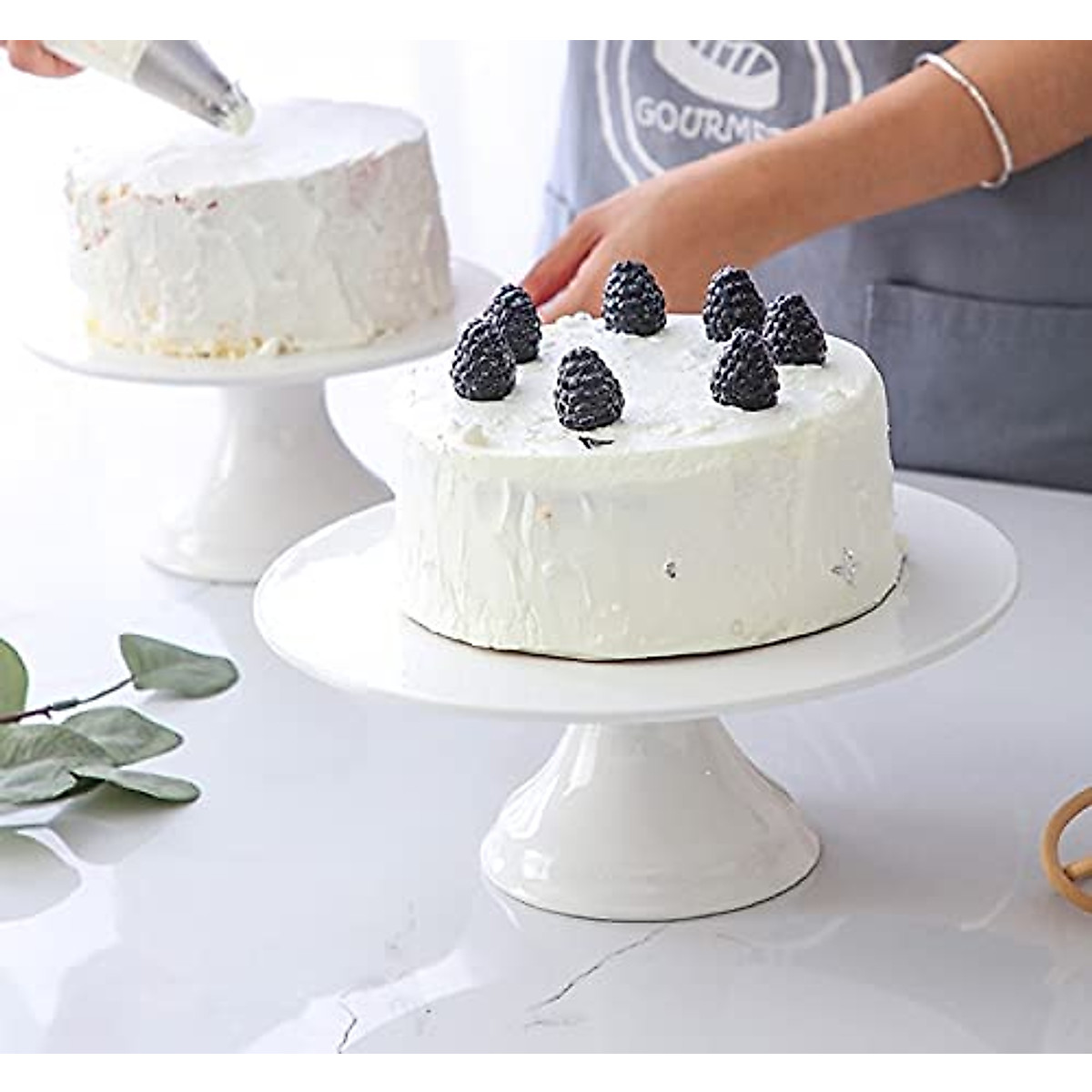 10-Inch Porcelain Cake Stand, Round Dessert Stand, Cake Stand for Dessert Table, White Round Ceramic Dessert Display Stands Cupcake Holder, Cupcake Stand for Wedding, Birthday Party, Baby Shower