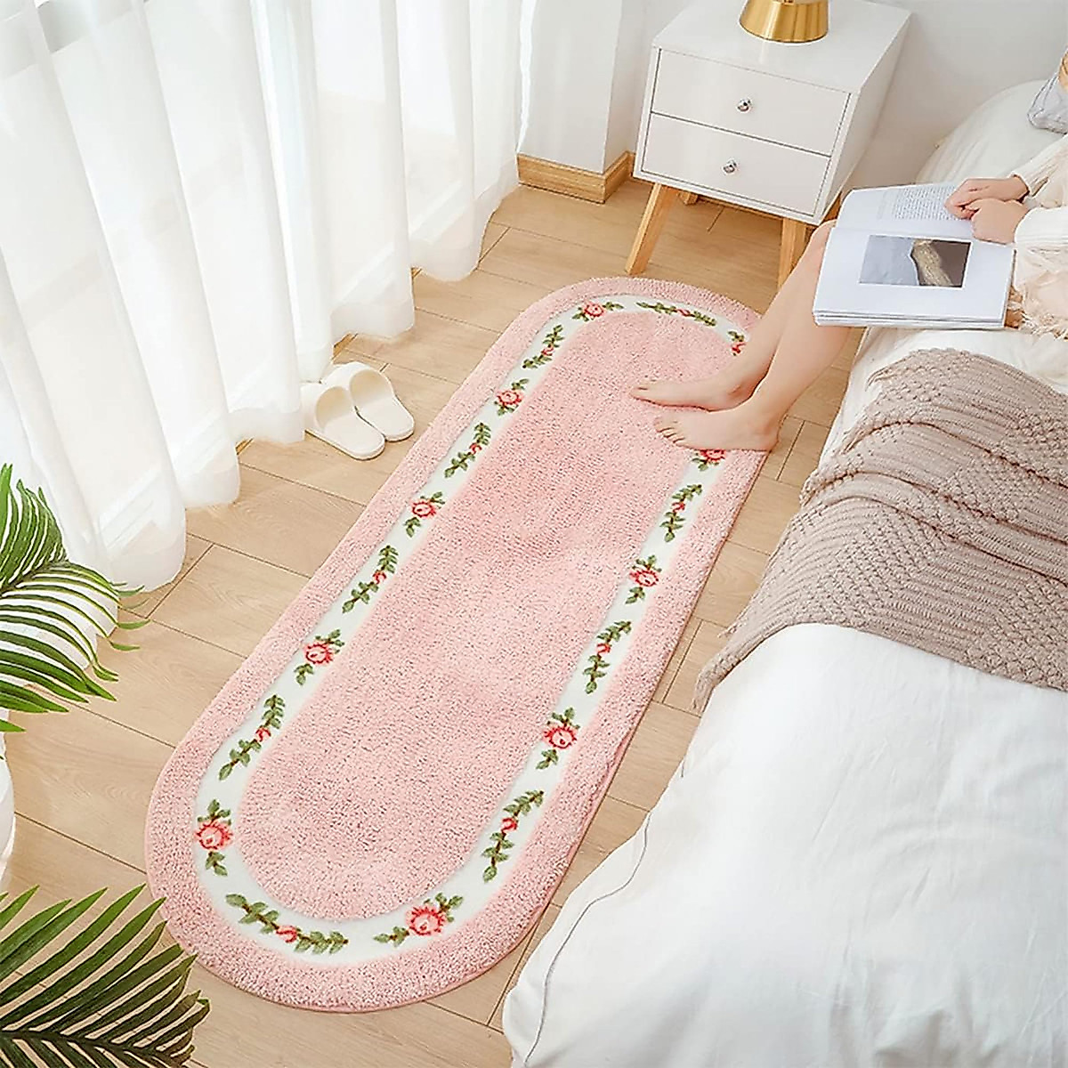 Pink Rose Rug Romantic Rose Flower Rug Shaggy Area Rugs Farmhouse Runner Rug Shaggy Floral Mat Modern Carpet Washable Floor Mats for Bedroom/Living Room/Bathroom/Laundry Room/Hallway
