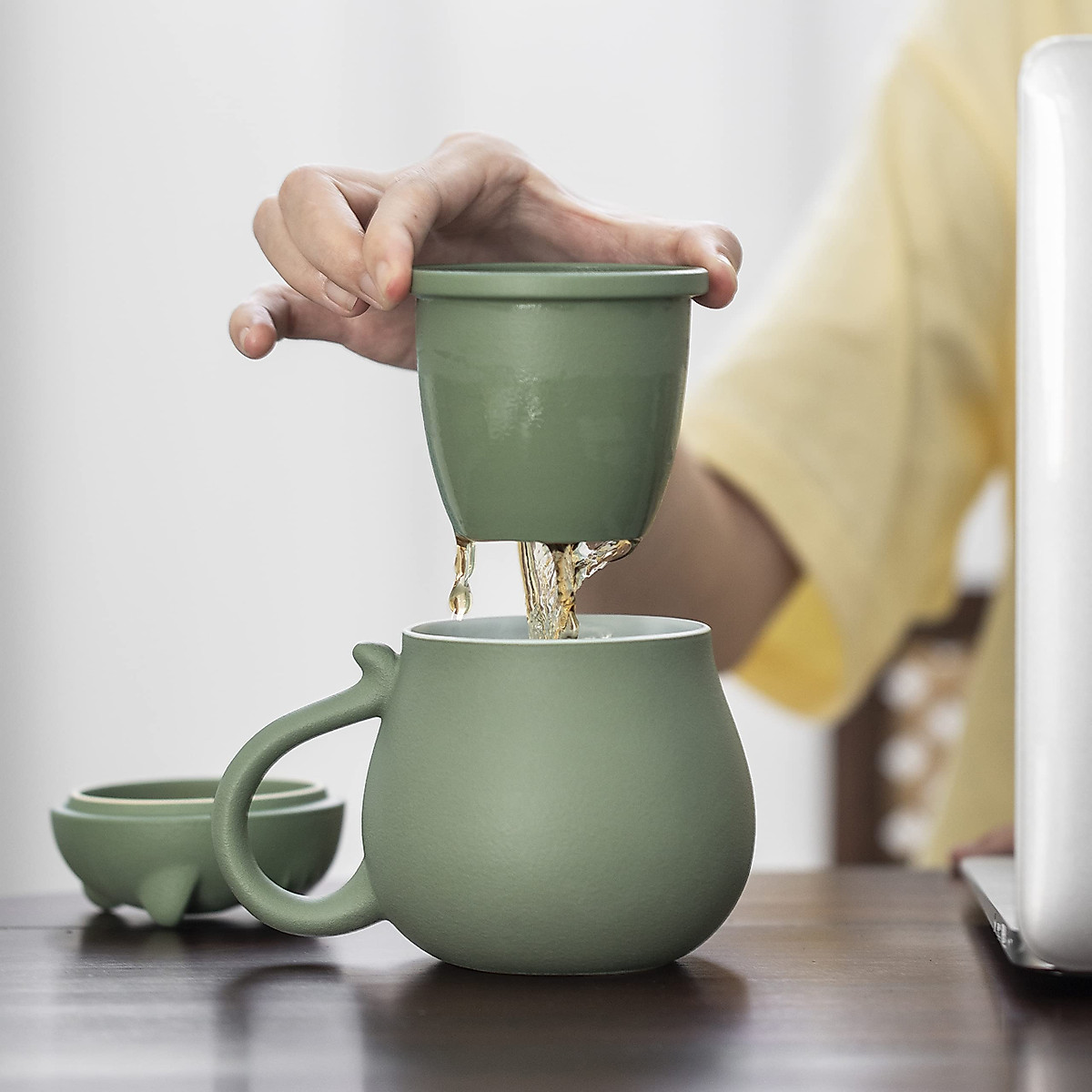 Ceramic Tea Mug with Infuser and Lid Cute Lucky Cat Design Coffee Mug with Lid Ceramic Tea Cup with Filter for Steeping Loose Leaf (Green)