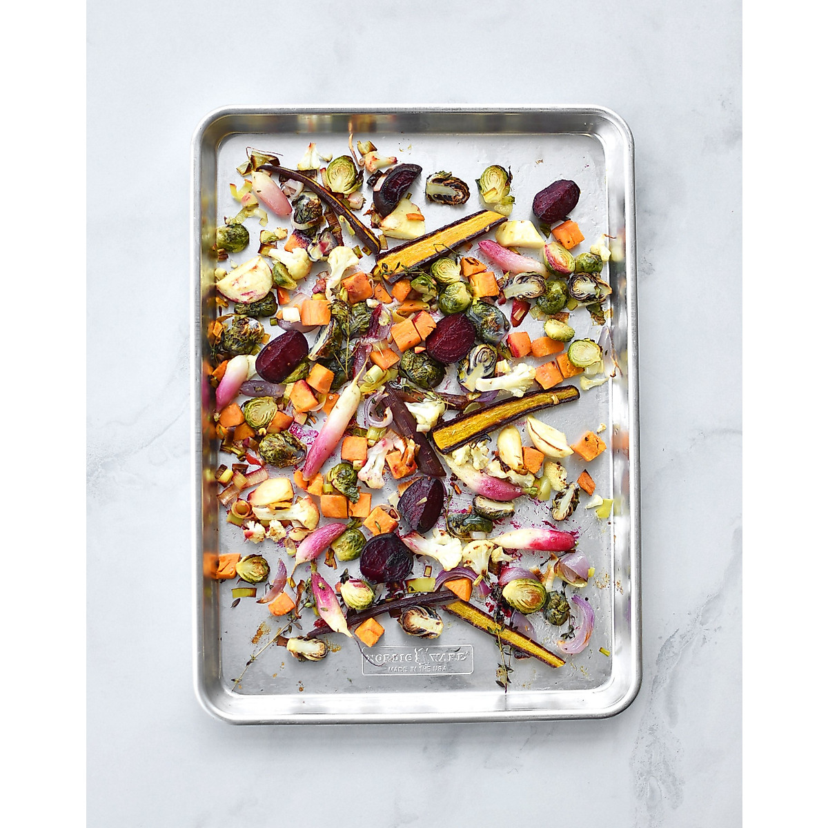 Nordic Ware Natural Aluminum Commercial Baker's Half Sheet, 2-Pack, Silver & 43343 Oven Safe Nonstick Baking & Cooling Grid (1/2 Sheet), One Size, Steel