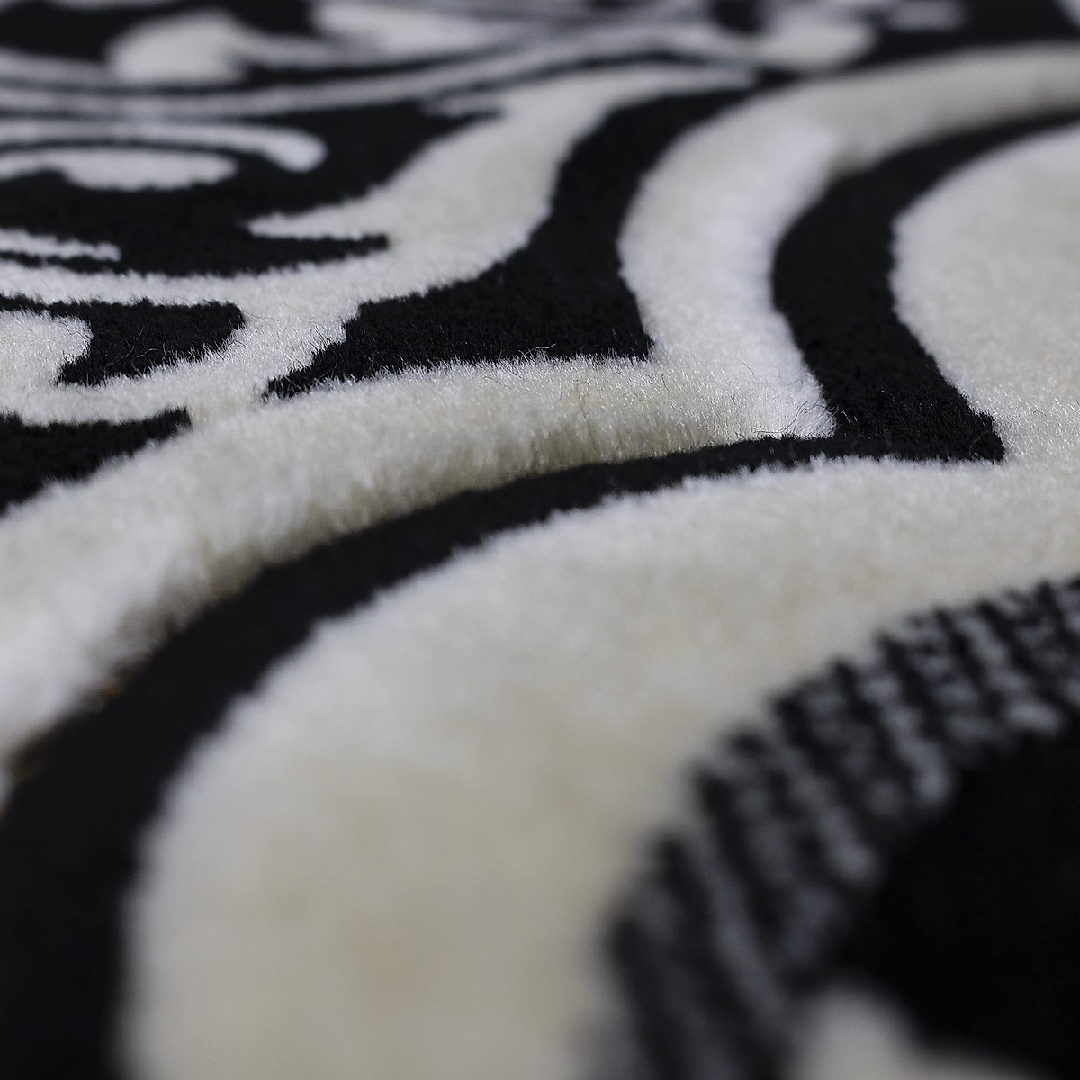 Modefa Turkish Islamic Velvet Prayer Rug - Thick Wide Soft Prayer Carpet - Men & Women - Large Prayer Mat - Eid & Ramadan Gift - with Kufi Cap Beads & Car Hanger - Double Plush Floral Black