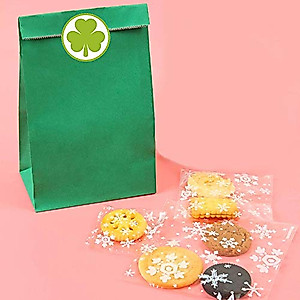 Mocossmy St Patrick's Day Stickers Decoration,500 PCS Shamrock Clover Lucky Stickers Roll Self Adhesive Labels Irish Crafts for St Patrick's Day Envelopes Gifts Bags Boxes Cards Party Favors Supplies