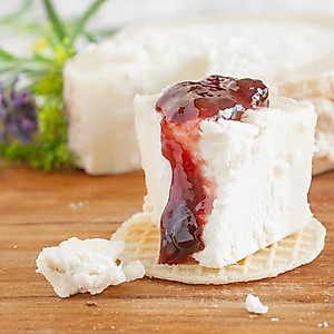 Great Goat Cheeses of the World (30 ounce)