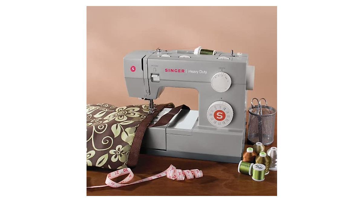SINGER 44S Sewing Machine with Crafting Kit