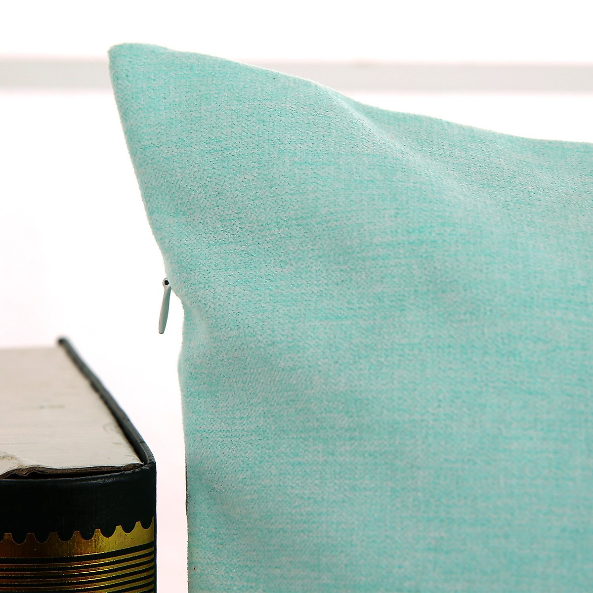 Deconovo 24 Inch Summer Pillow Covers Pack of 2 Green Pillowcase Covers Square Throw Pillow Cover for Bed Sofa Pillow 24 x 24 Inch Grass Green Set of 2 No Pillow Insert