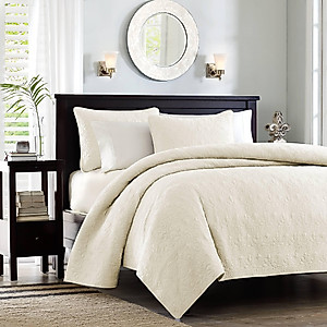 Madison Park Quebec Quilt Set - Luxurious Damask Stitching Design, Cotton Filled Lightweight Coverlet Bedspread Bedding, Shams, King/Cal King(104"x94"), Cream 3 Piece