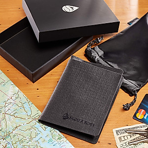 Skog Å Kust Plånbok Floating Waterproof Wallet | Perfect for Boating, Kayaking and Other Outdoor Activities | Bifold Black