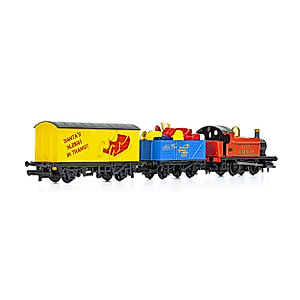 Hornby Santa's Express Christmas Toy Train Set R1248, Red, Blue & Yellow,3 years and over,16pcs