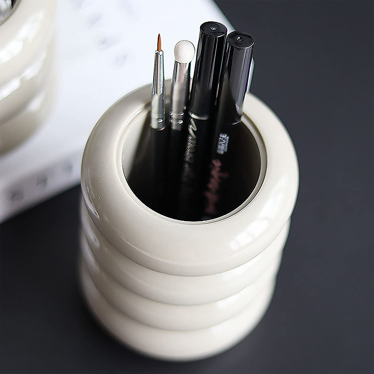 Tissting Qtips Holder Dispenser 7.8 x 12.5 cm White Resin Doughnut Shape Cotton Swab Storage Container with Lid, Qtip Dispenser Jars for Bathroom Vanity