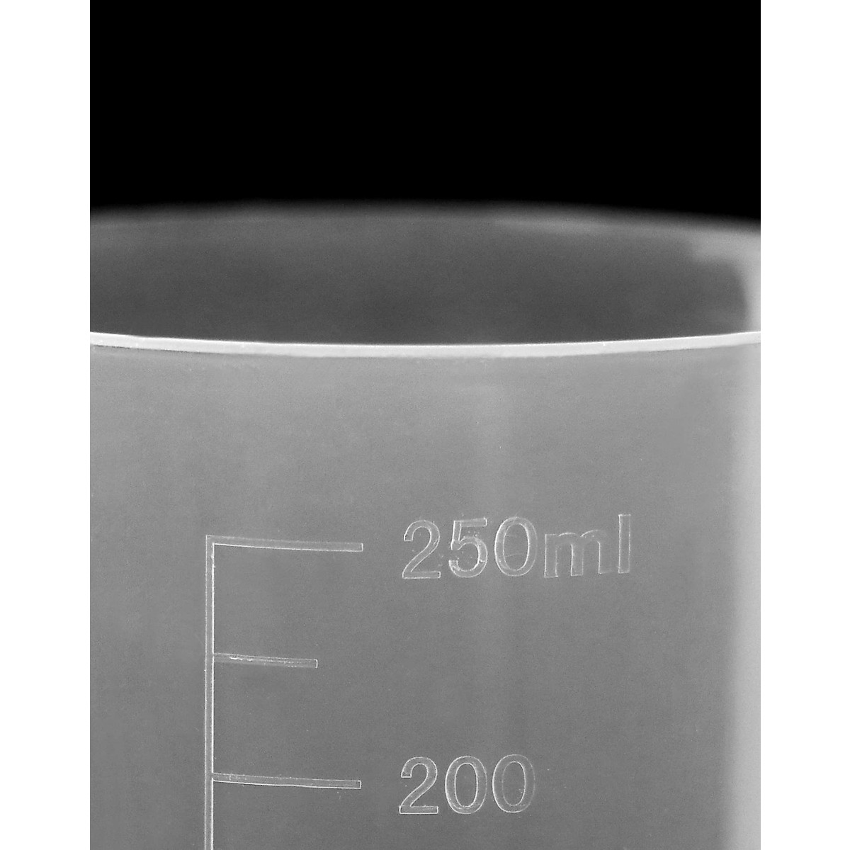 QWORK Plastic Beakers, 250ml, 12 Pieces, Polypropylene, Raised Graduations, Tapered Spout