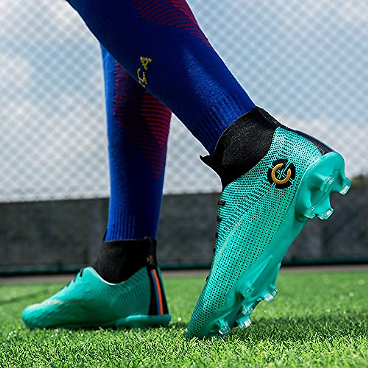 Men's Soccer Cleats Football Shoes Lightweight High-Tops Lace-Up Non-Slip Spikes Green EU 40