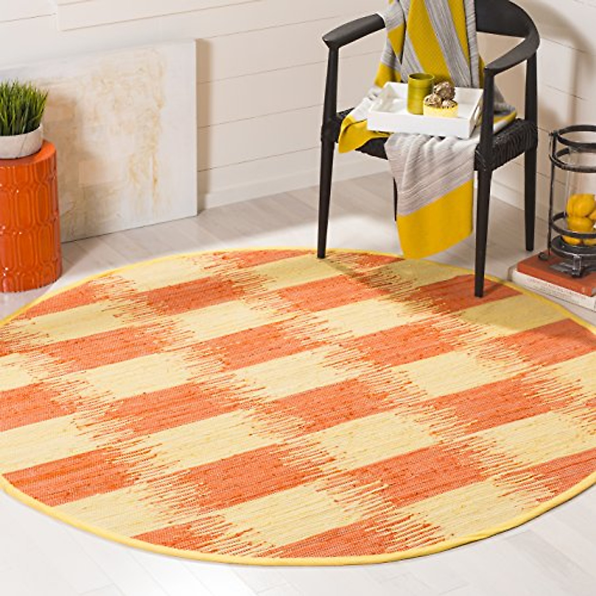 SAFAVIEH Montauk Collection 6' Round Yellow / Orange MTK721C Handmade Fringe Cotton Area Rug