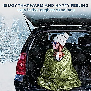 SLFORCE Emergency Blankets for Survival, 4 Pack of Gigantic Space Blanket. Comes with Four Extra-Large Mylar Blankets, Compass, and Zipper Bag. The Best Thermal Space Blankets (4, Green, Extra Large)