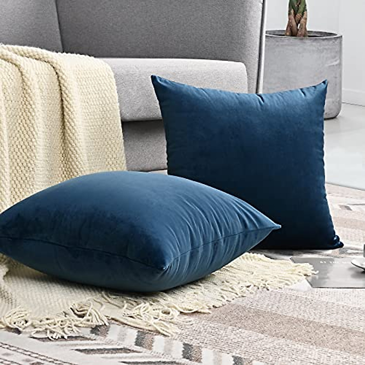 Yastouay 2 Pack Throw Pillow Covers, Navy Blue Decorative Pillow Covers, Solid Sofa Pillows, Soft Velvet Pillow Case, Square Accent Cushion Covers for Sofa Couch Bed Chair, 18 x 18 Inches